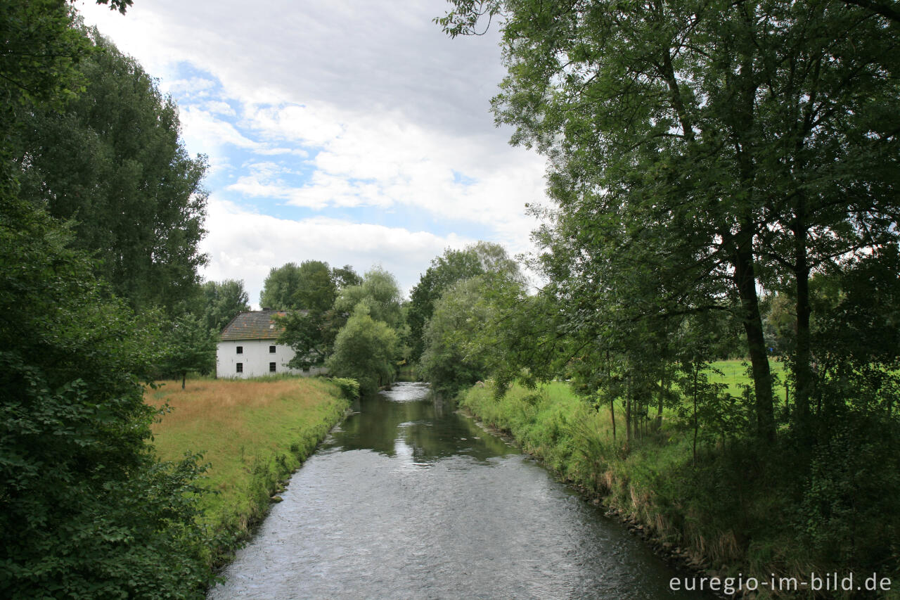 Schloss Rimburg mit Wassermühle an der Wurm